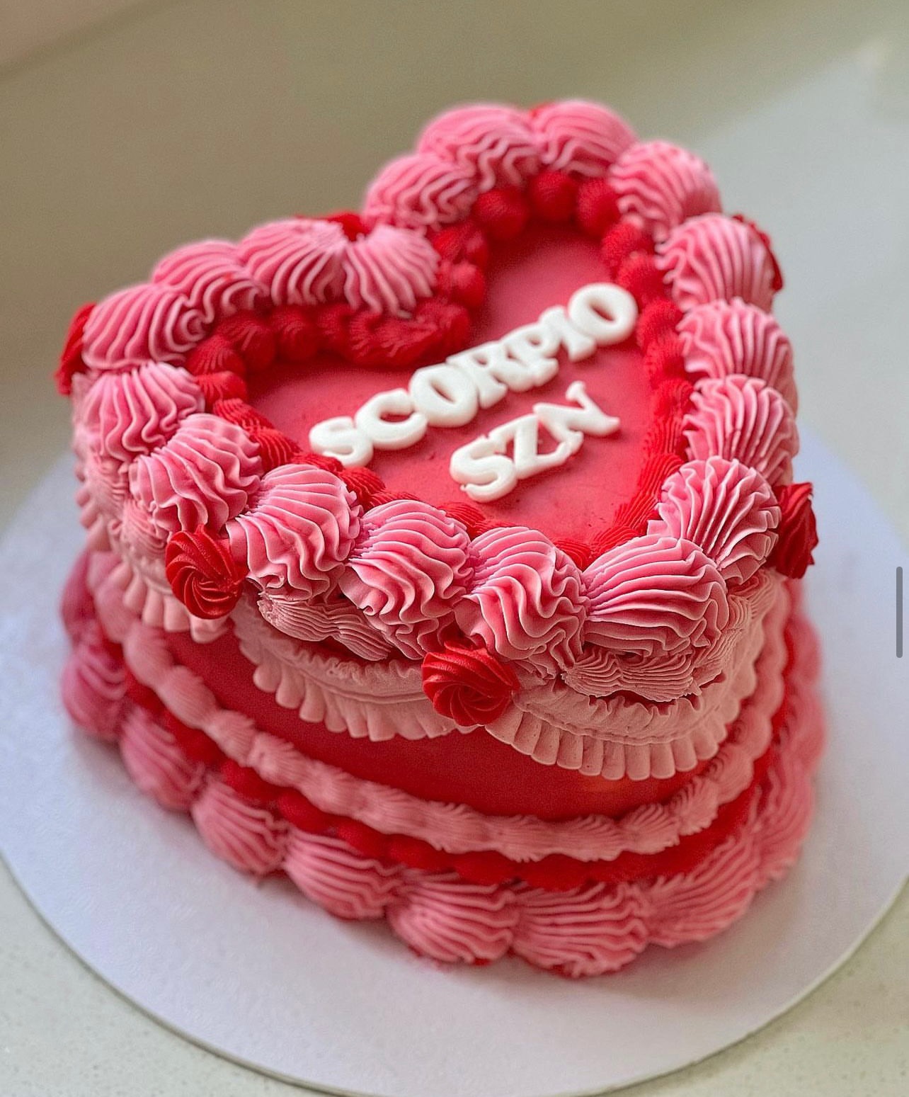 Horoscope Honey | Outrageous Cakes